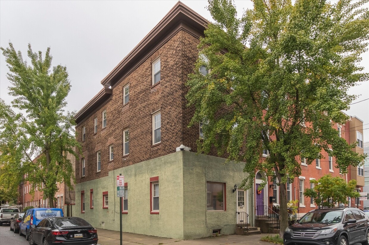 1918 Poplar St, Philadelphia, PA 19130 - Townhome Rentals in ...