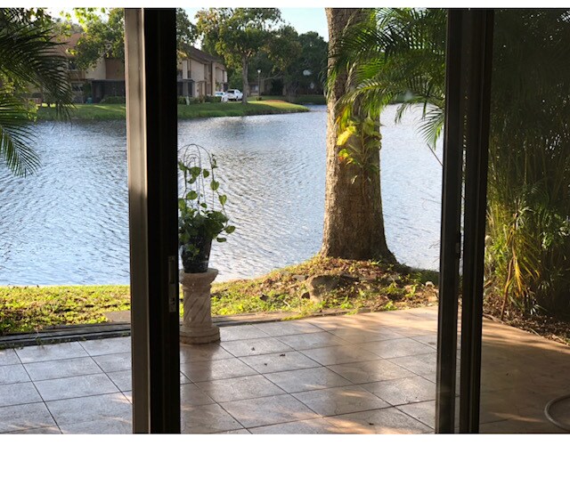 Jacaranda Golf Club Apartments for Rent with a Yard - Plantation, FL ...
