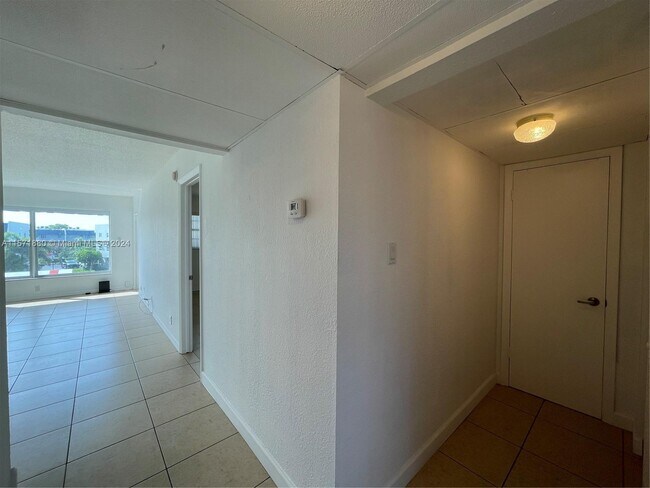 7897 Golf Cir Dr Unit 306, Margate, FL 33063 - Room for Rent in Margate ...