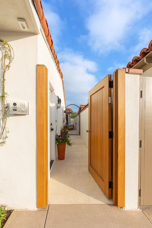 Best Luxury Lido Peninsula Resort Apartments for Rent - Newport Beach ...