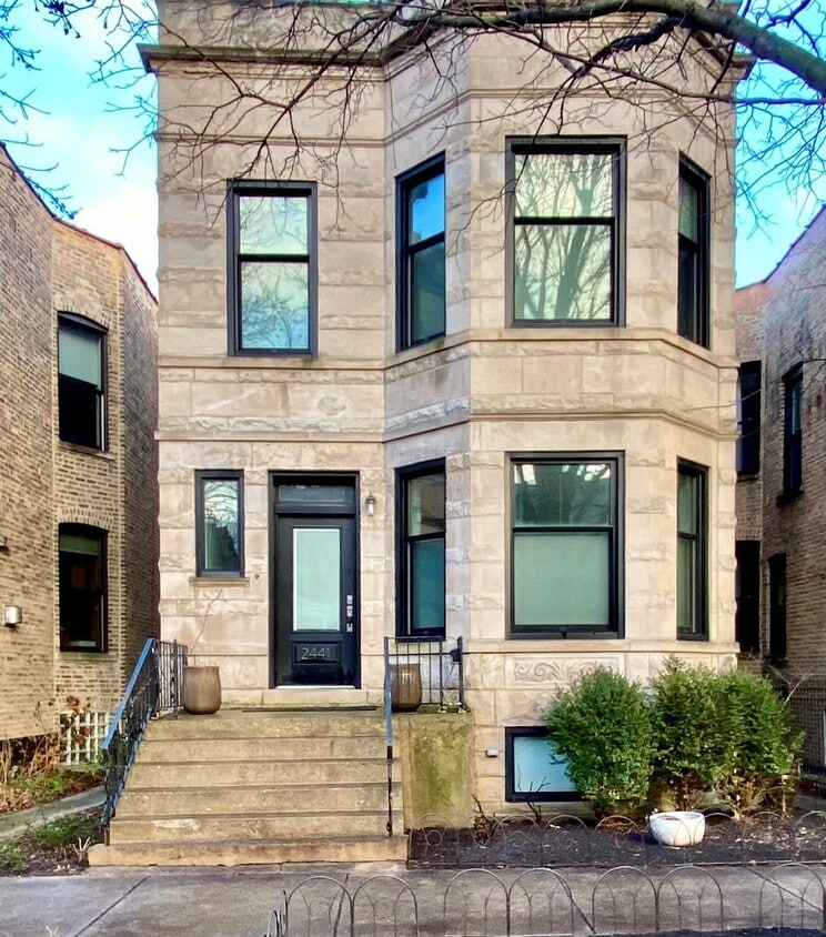 2441 N Mozart St, Chicago, IL 60647 - House Rental in Chicago, IL ...
