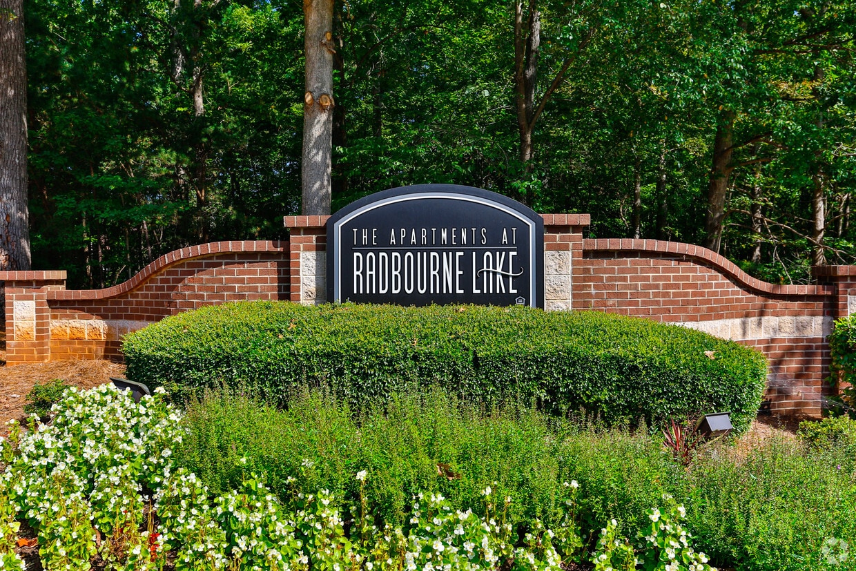 Radbourne Lake Apartment Homes