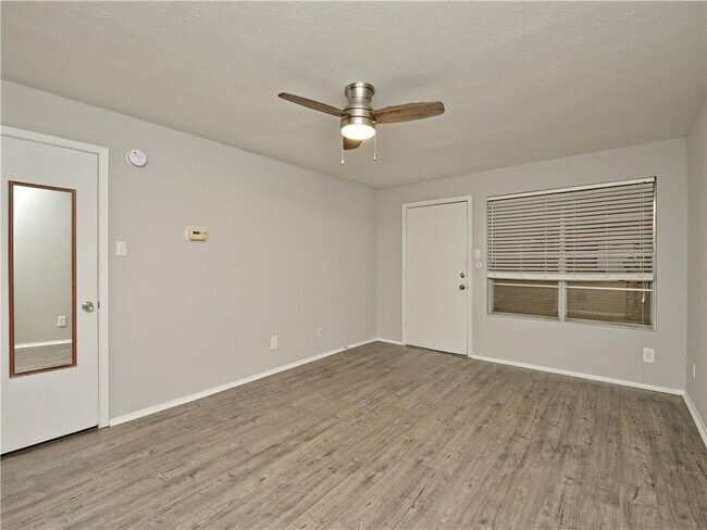 710 E Dean Keeton St Unit 106, Austin, TX 78705 - Condo for Rent in ...