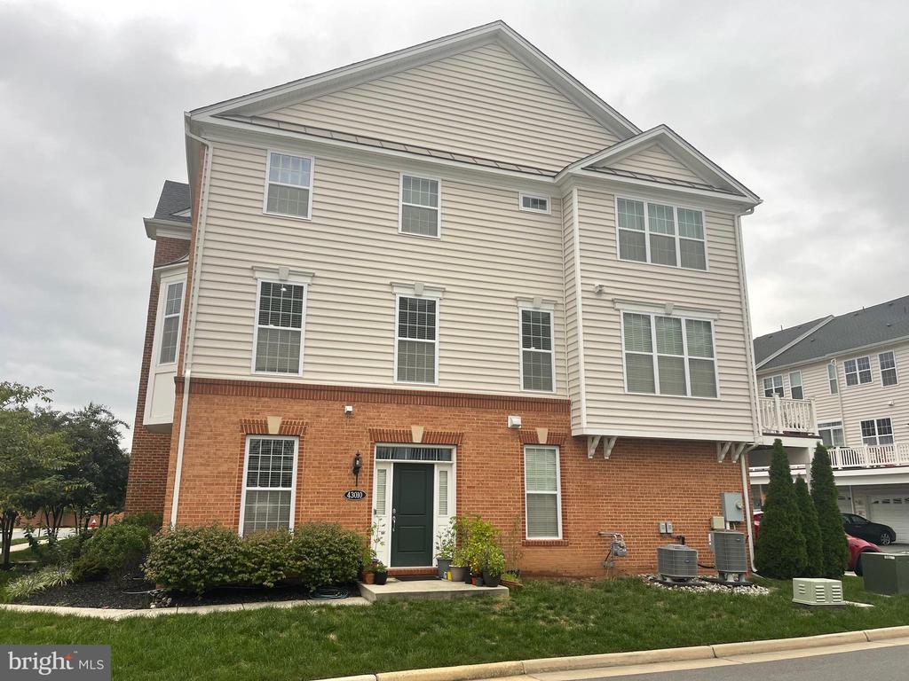 43010 Paris Gap Square, Ashburn, VA 20148 - Townhome Rentals in Ashburn ...