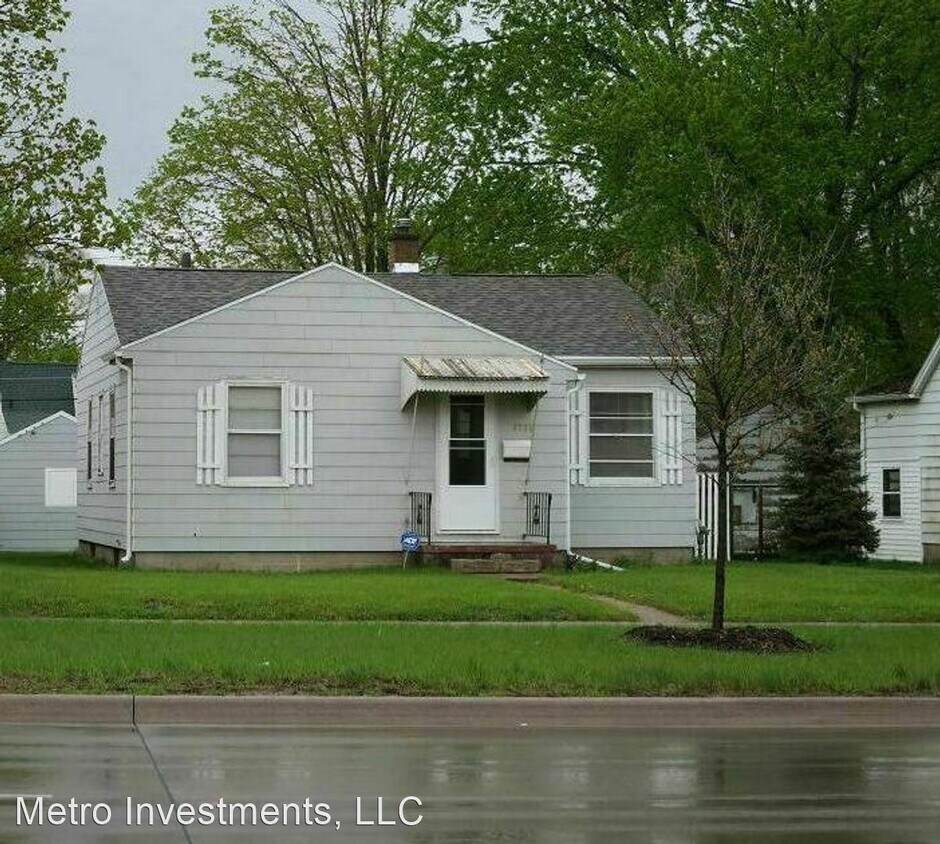 1736 Logan Ave, Waterloo, IA 50703 - House Rental in Waterloo, IA ...
