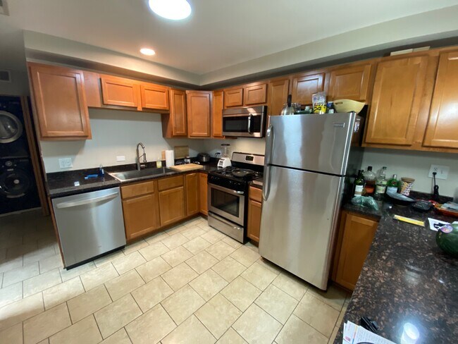 2212 W 21st Pl Unit 2R, Chicago, IL 60608 - Apartments in Chicago, IL ...