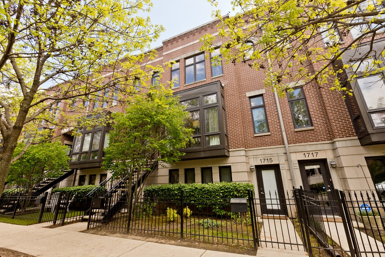 1715 W George St Unit TH, Chicago, IL 60657 - Condo for Rent in Chicago ...