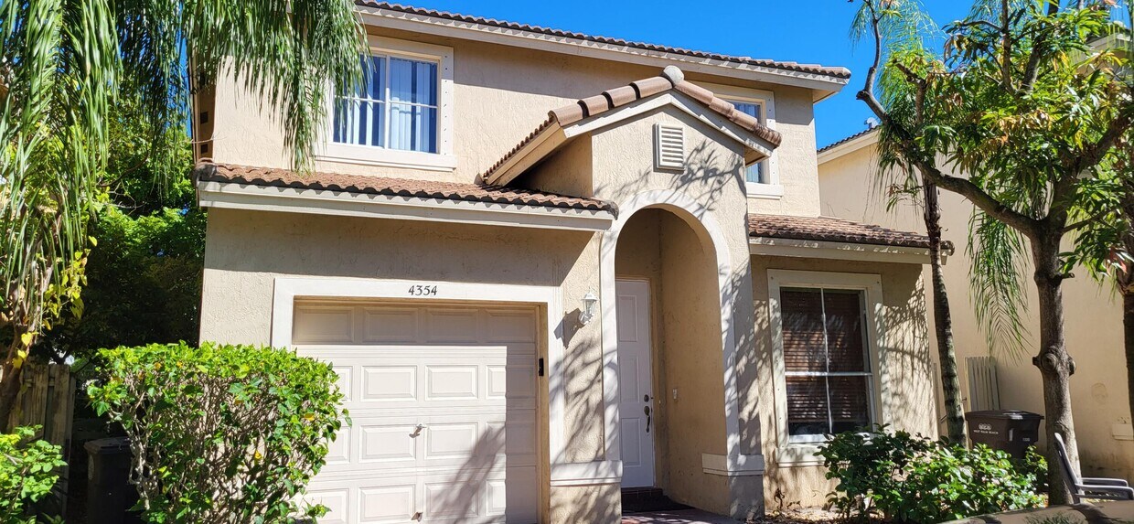 4354 Lake Lucerne Cir, West Palm Beach, FL 33409 - House Rental in West ...