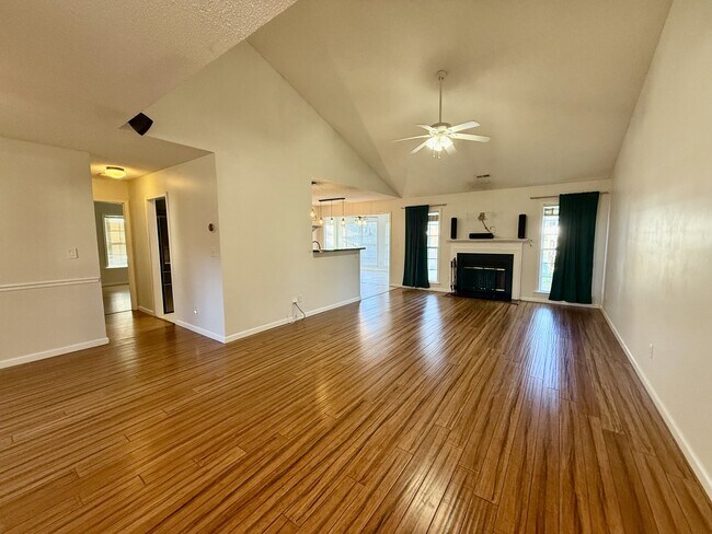 Apartments for Rent with Hardwood Floors in Livingston Meadows ...
