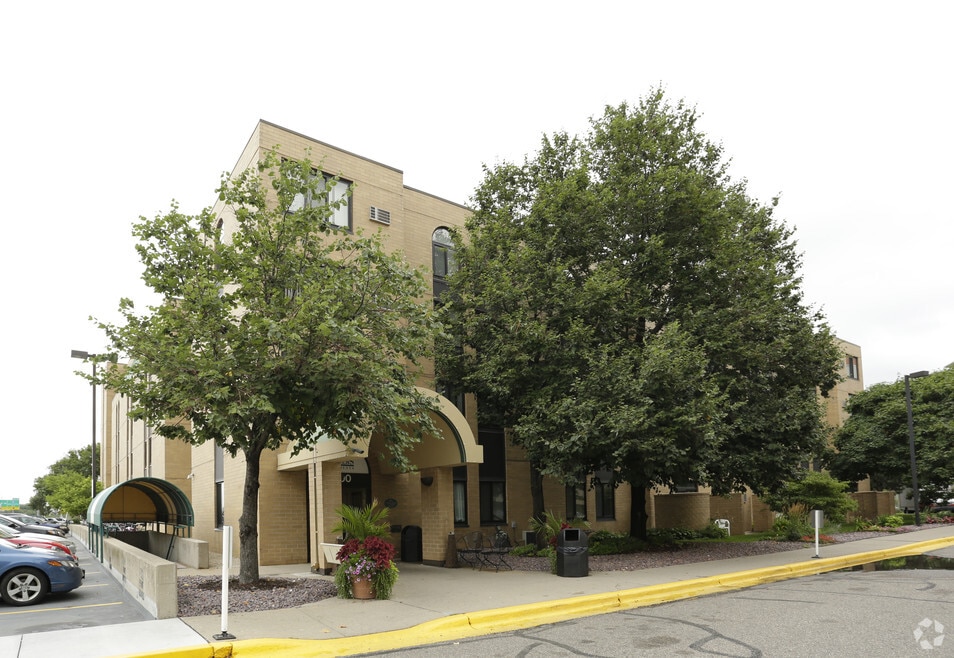 Is Cedar-Riverside a Good Place To Live in Minneapolis MN ...