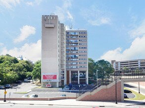 Riverside Towers Apartment Homes Rentals - New Brunswick, NJ ...