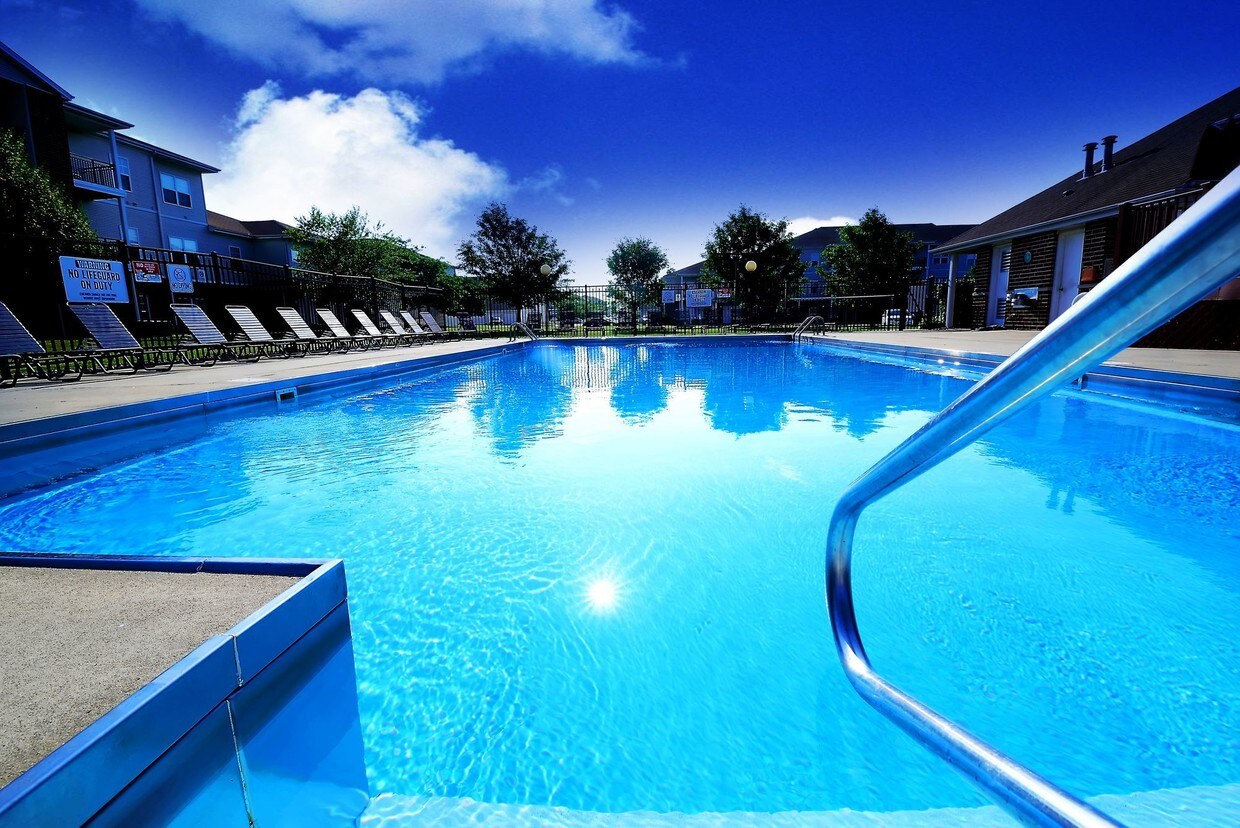 Brookridge Heights Apartments - Apartments in Bloomington, IL ...