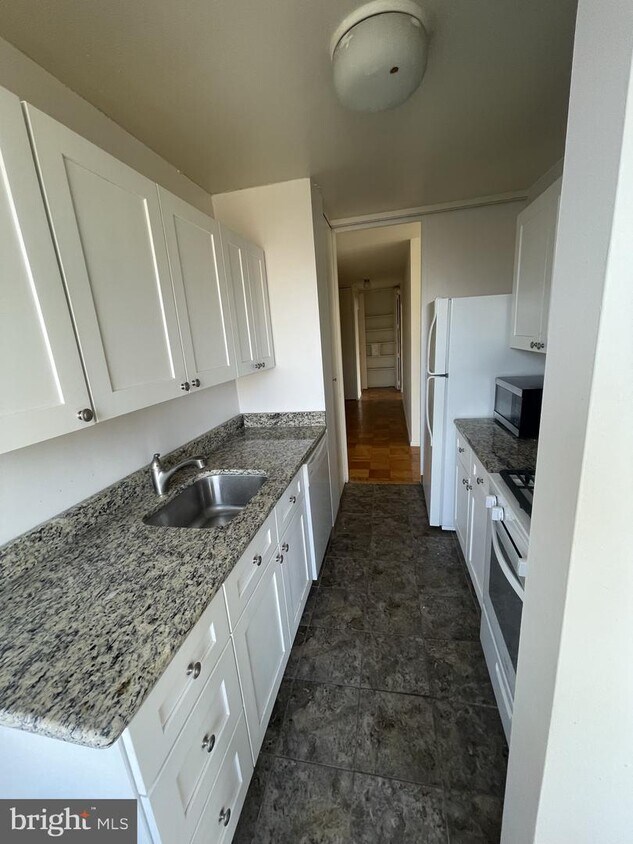 210 Locust St Unit 5GW, Philadelphia, PA 19106 - Room for Rent in ...