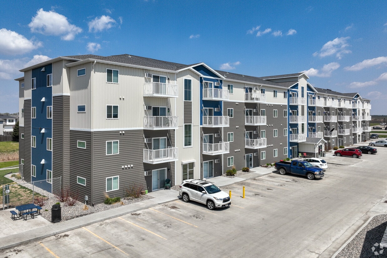 Rail 10 Apartments and Lofts - 221 12th St Ne Dilworth, MN 56529 ...