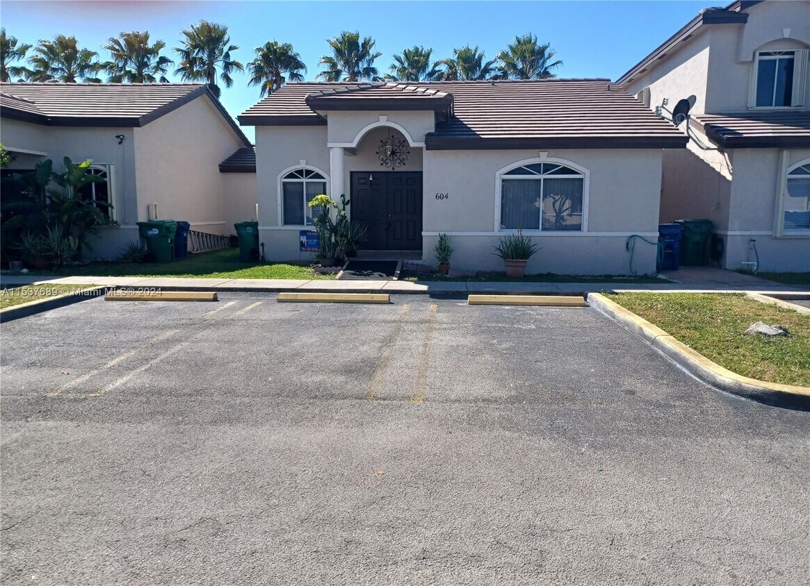 18752 NW 84th Pl., Hialeah, FL 33015 - Townhome Rentals in Hialeah FL ...
