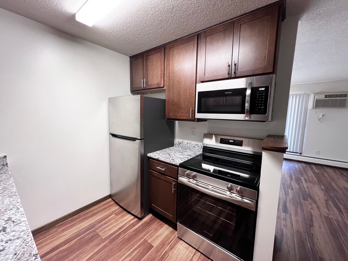 Lake Cove Village - 5335-5365 Audobon Ave Inver Grove Heights, MN 55077 ...