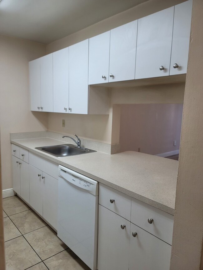 7477 SW 82nd St Unit C214, Miami, FL 33143 - Condo for Rent in Miami ...