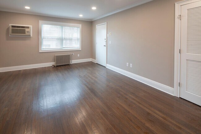 Leonia Manor: In-Unit Washer & Dryer, Heat... - Apartments in Leonia ...