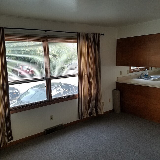 1912 Birge Terrace Unit 1, Madison, WI 53726 - Apartments in Madison ...