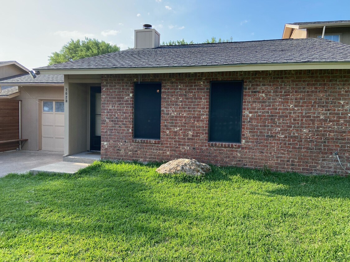 702 Blackwell Ave, Manchaca, TX 78652 - Townhome Rentals in Manchaca TX ...