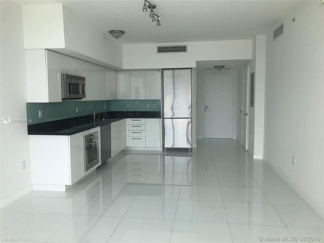 92 SW 3rd St Unit # 4418, Miami, FL 33130 - Room for Rent in Miami, FL ...