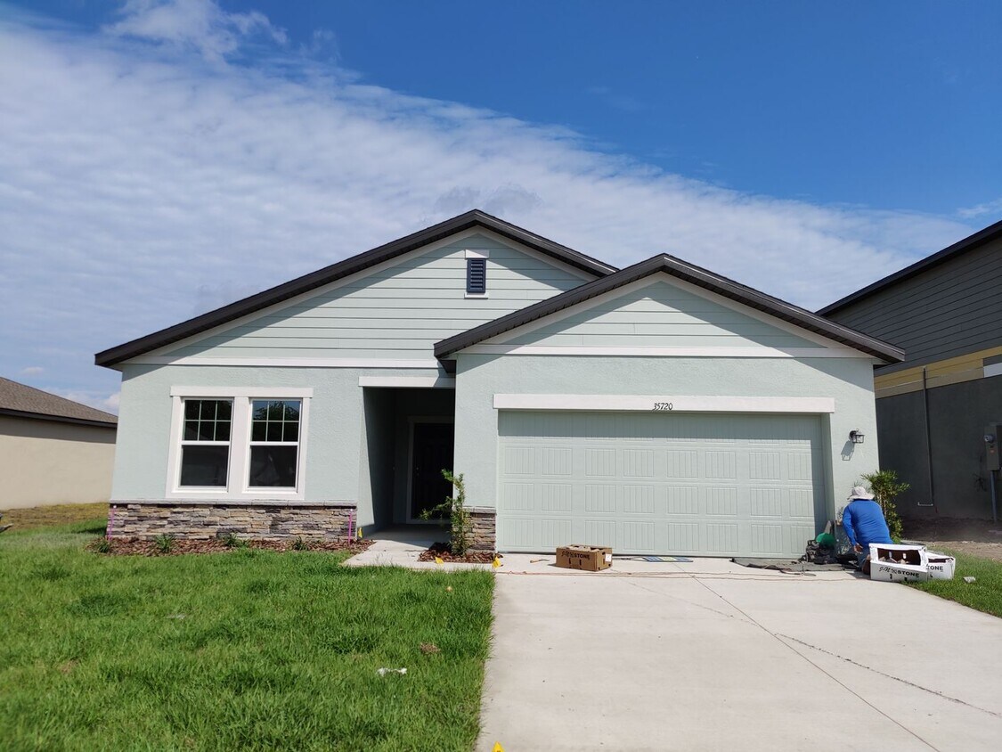 35720 Buttonweed Trl, Zephyrhills, FL 33541 - House Rental in ...