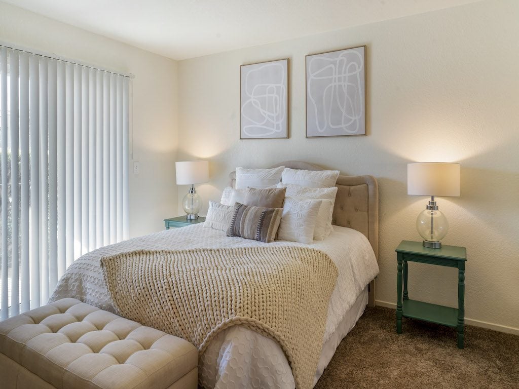 Edgewater Isle Apartments and Townhomes - 537 Pepper Dr Hanford, CA ...