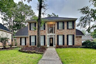 Kings Point Village Apartments for Rent with a Yard - Houston, TX ...