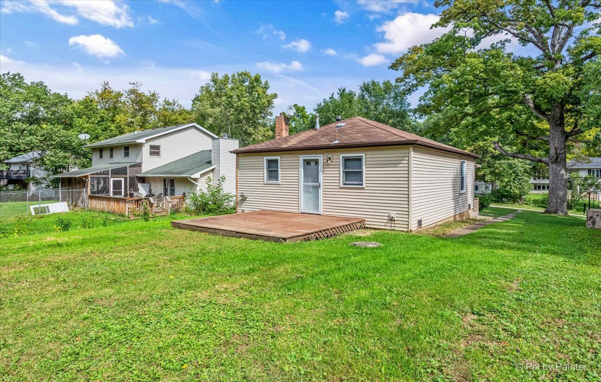 6425 Maple Ave, Spring Grove, IL 60081 - House Rental in Spring Grove ...