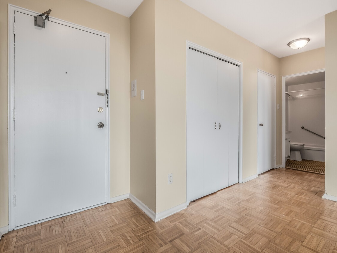 3801 Riverside Drive East Apartments - 3801 Riverside Dr E Windsor, ON ...