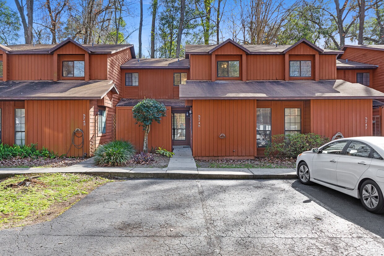 5745 SW 10th Pl, Gainesville, FL 32607 - House Rental in Gainesville, FL | Apartments.com