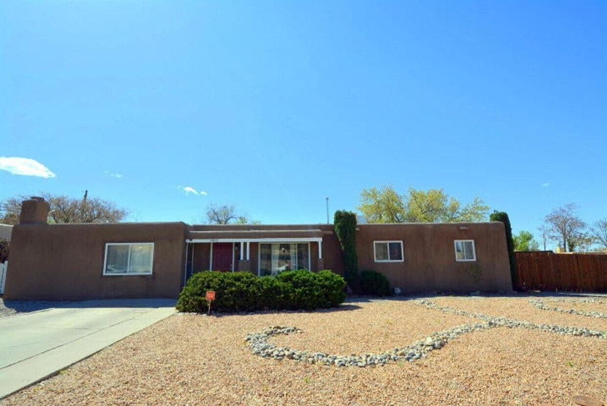 8002 Princess Jeanne Ave NE, Albuquerque, NM 87110 - House Rental in ...