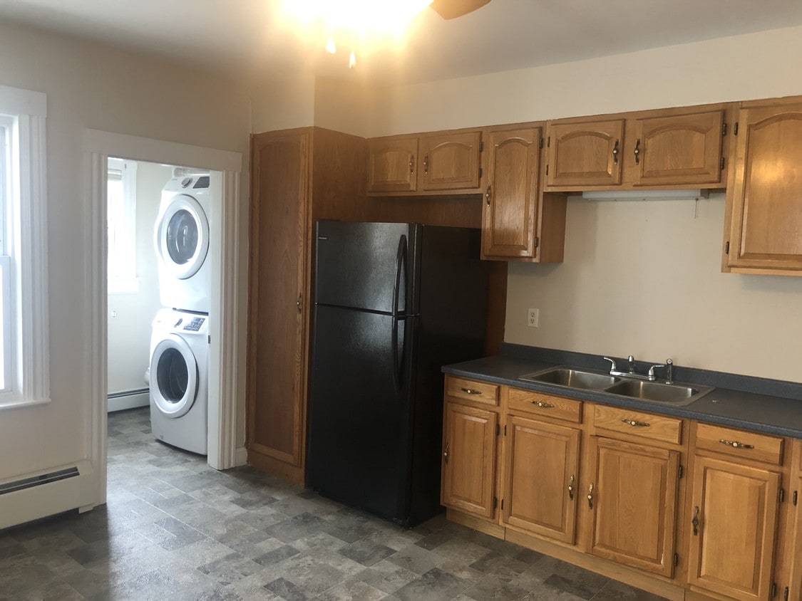 166 Vose St Unit 2L, Woonsocket, RI 02895 - Room for Rent in Woonsocket ...