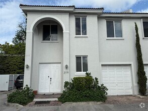 Best Luxury South Grapeland Heights Apartments for Rent - Miami, FL ...