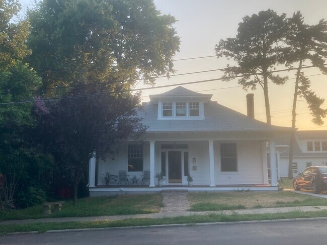 Apartments for Rent with High Ceilings in Berry Hill TN