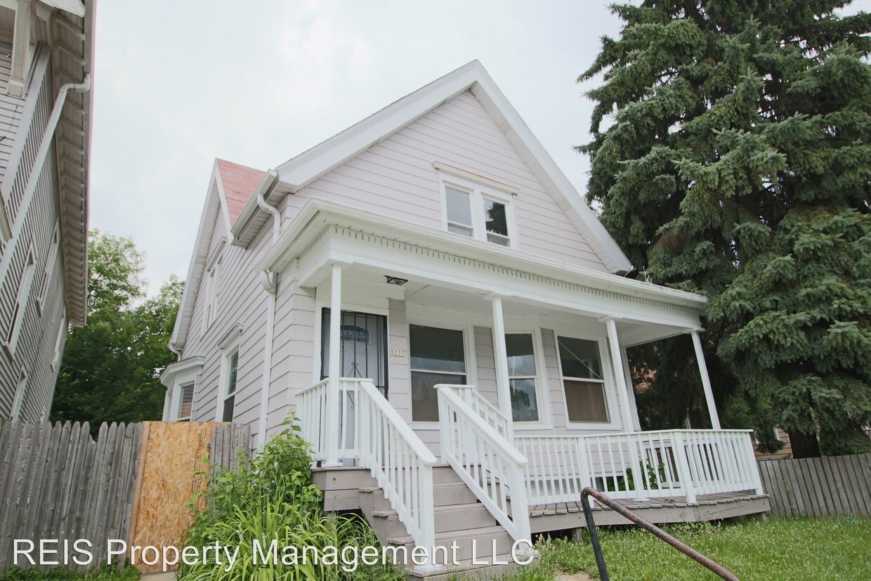 3237 N Holton St, Milwaukee, WI 53212 - House Rental in Milwaukee, WI ...