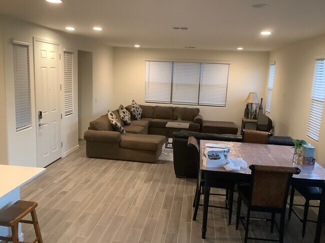 Rio del Rey Apartments for Rent with a Swimming Pool - Phoenix, AZ ...