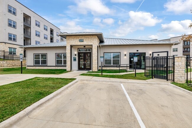 New Braunfels Apartments Under 800null