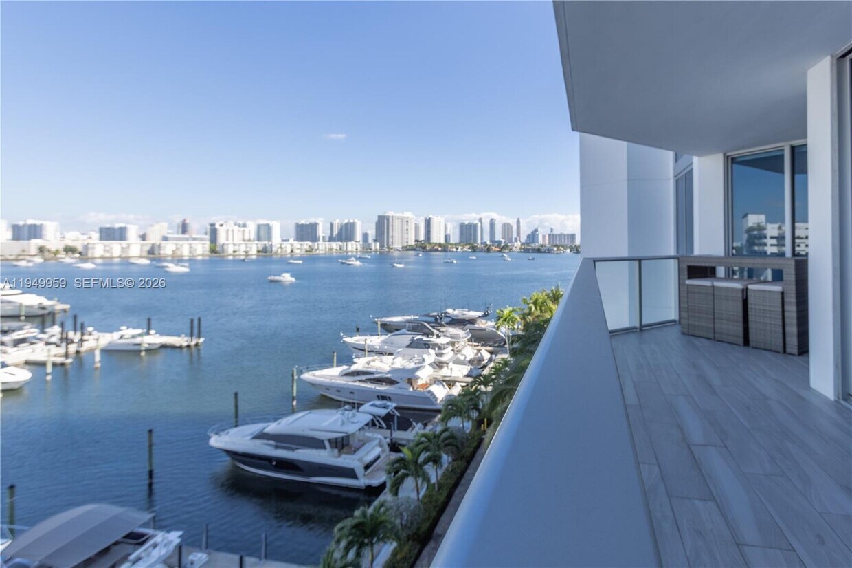 17111 Biscayne Blvd Unit 505, North Miami Beach, FL 33160 - Room for ...