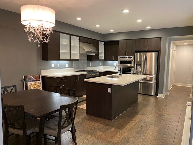 Irvine Business Complex Apartments for Rent with a Swimming Pool ...