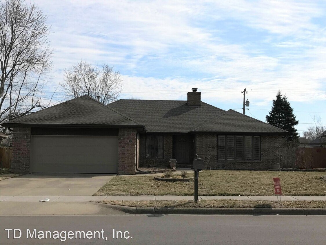 5472 S Stonegate Ave, Springfield, MO 65810 - House Rental in ...