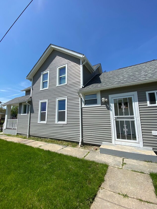 3295 W 50th St Unit Up, Cleveland, OH 44102 - Room for Rent in ...