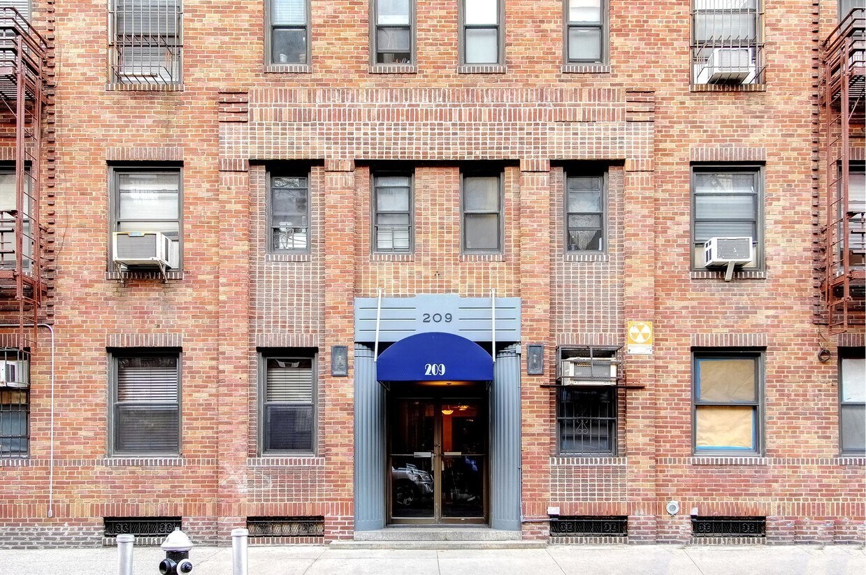 209 W 104th St Unit 3C, New York, NY 10025 - Condo for Rent in New York ...