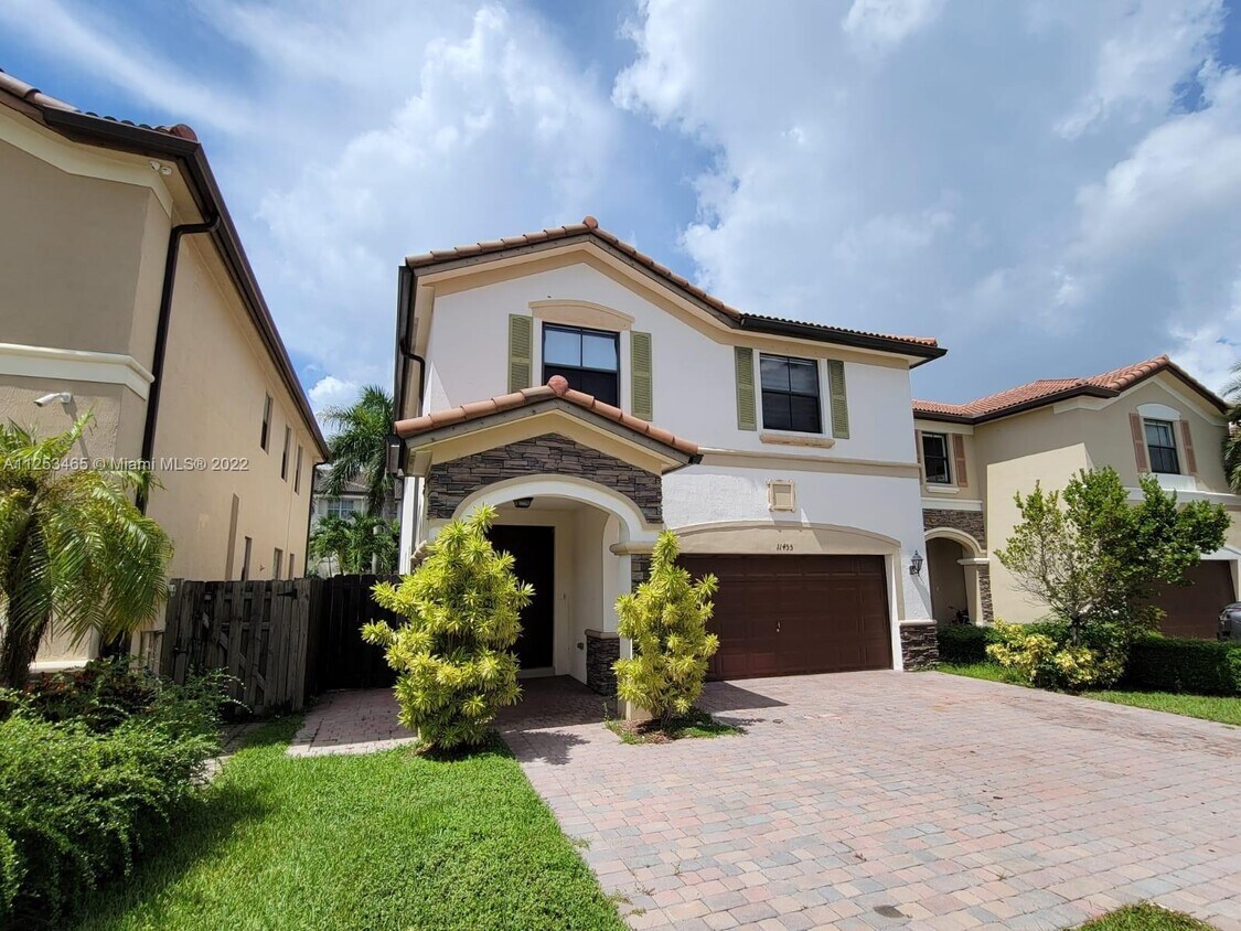 11455 NW 88th Ln Doral, FL 33178 - Alquileres en Doral, FL ...