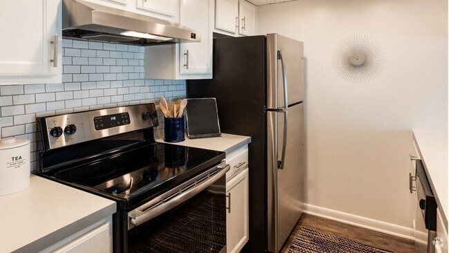 Watergate at Landmark Condominiums Apartments for Rent with Hardwood ...