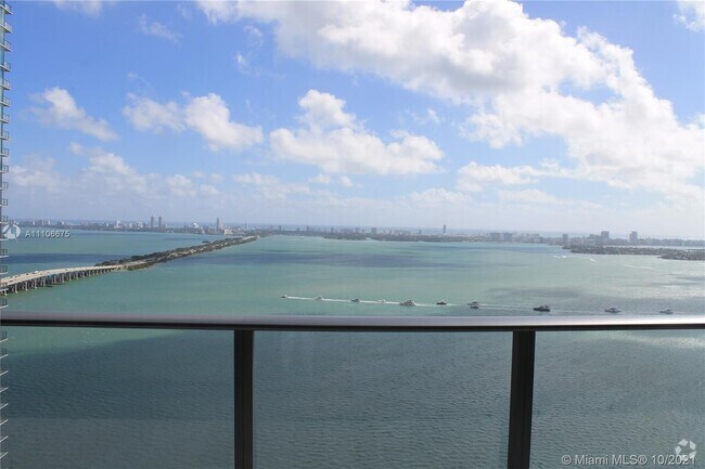 High View Apartments for Rent with a Walk-In Closet - Miami, FL ...