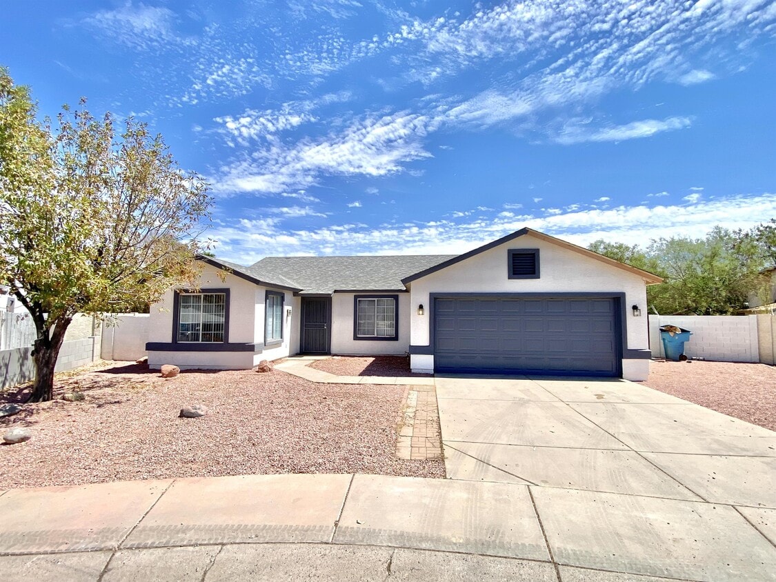 6832 W Sheila Ln, Phoenix, AZ 85033 - House Rental in Phoenix, AZ | Apartments.com