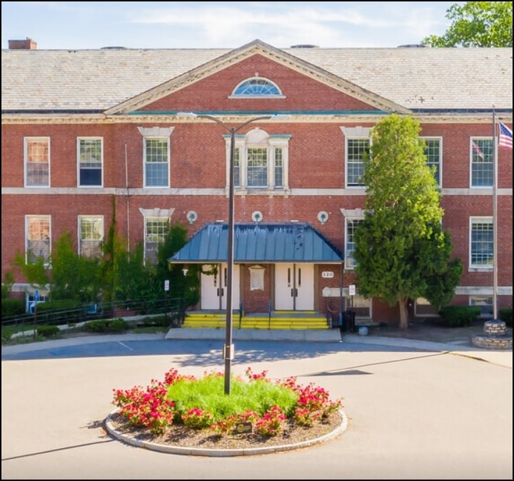 120 Broad St, New London, CT 06320 - Apartments in New London, CT ...