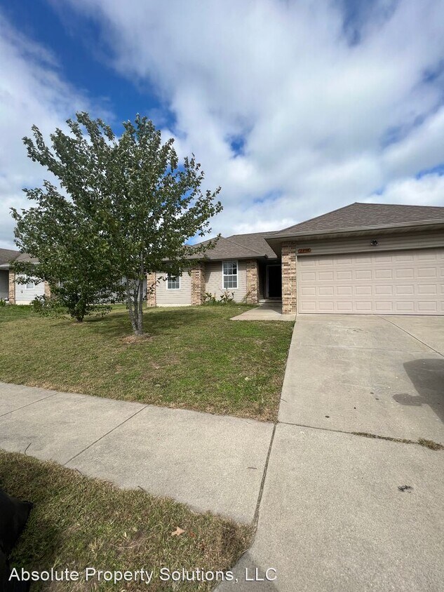 2451 W Cedar Creek Dr, Springfield, MO 65803 - House Rental in ...