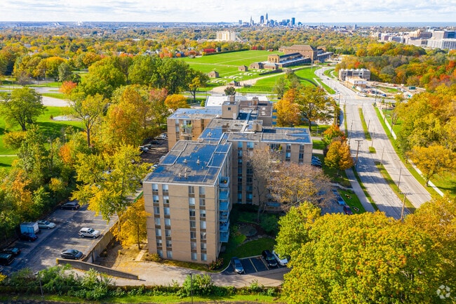 Edgewater Park - Cleveland, OH: Neighborhood Guide | Apartments.com
